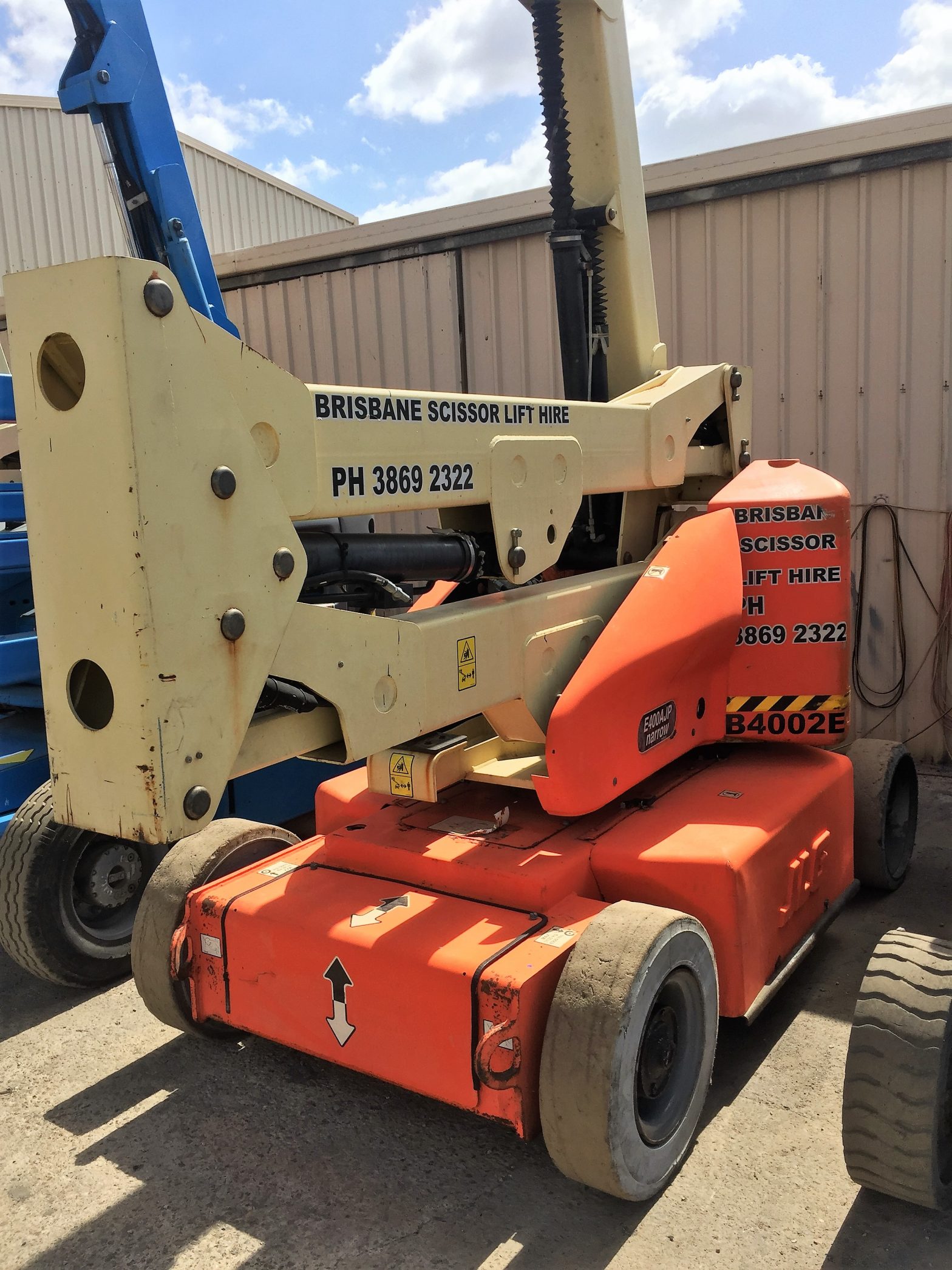Vehicles for Sale - Brisbane scissor lift hire